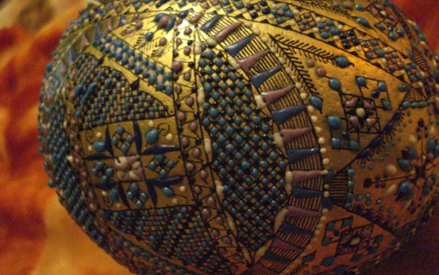 Oua de strut cu cristale Swarovski, noutatile acestui Paste ...