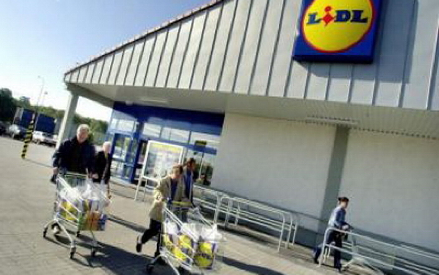Ce salariu are un vanzator de la Lidl. "O companie supravietuieste daca ...