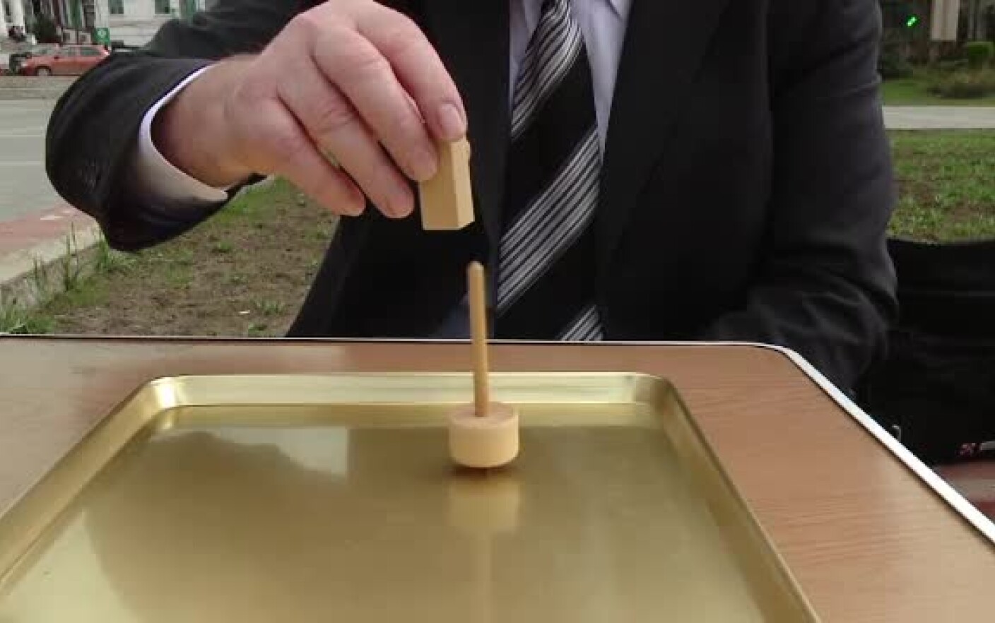 Inventii romanesti premiate la Geneva: curcubeul din gradina si ...