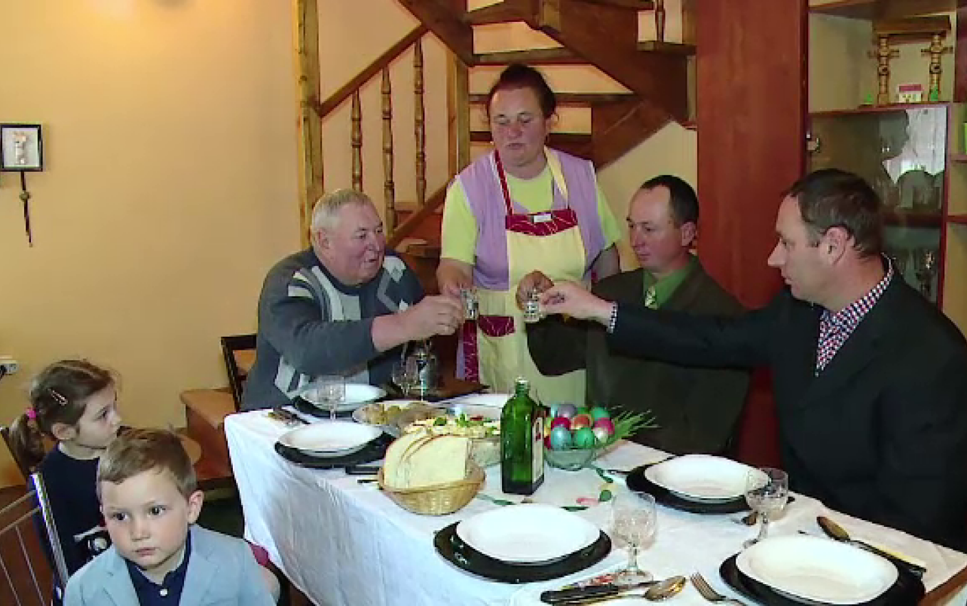 Catolicii au sarbatorit Pastele in familie. Gospodinele au pregatit ...