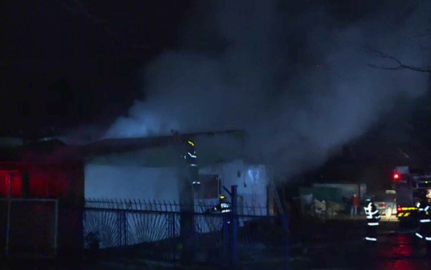 Risc de explozie în Sectorul 1 al Capitalei. Incendiul a pornit de la o ...