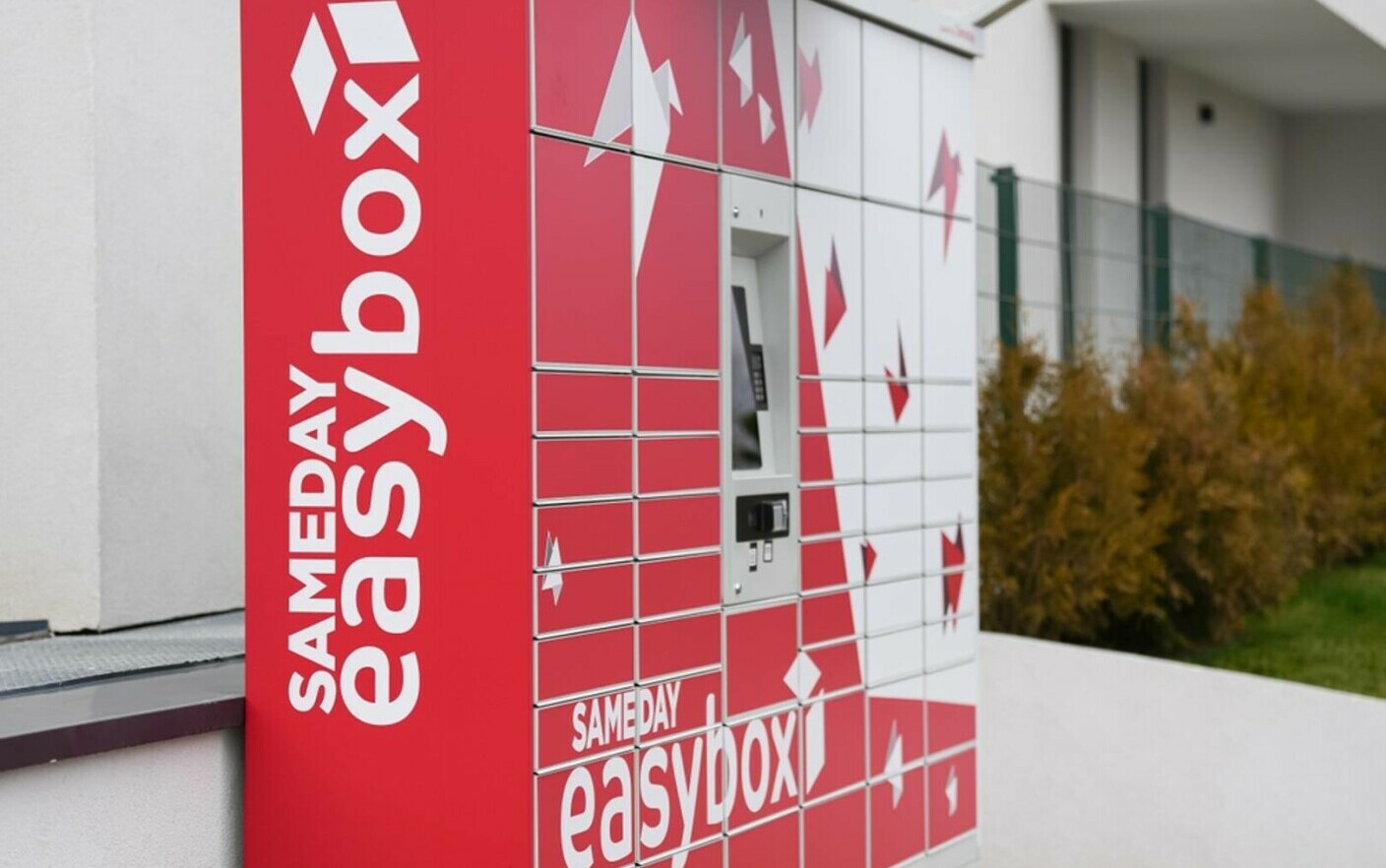 Gruparea care fura din easybox cu un simplu cod QR. Metoda ingenioasă ...