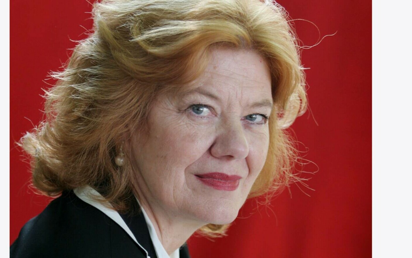 Scriitoarea de romane polițiste Anne Perry a murit. În adolescență a ...