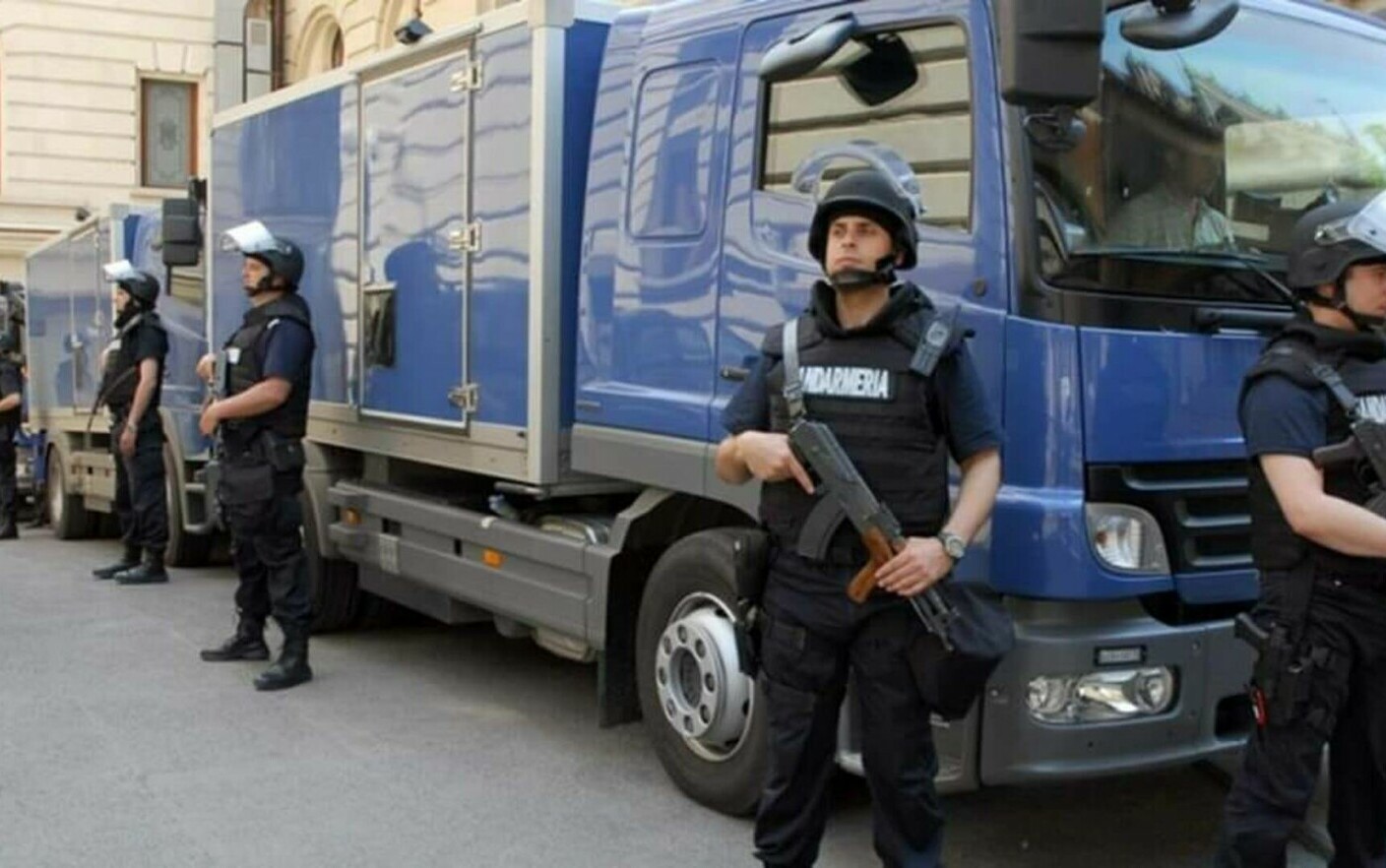Transportul de 60 de milioane de euro pentru paza căruia a fost ...