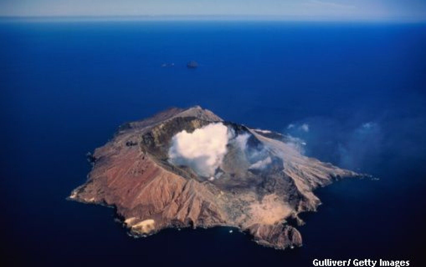Singurul vulcan activ din Noua Zeelanda, Insula Alba, se pregateste sa ...