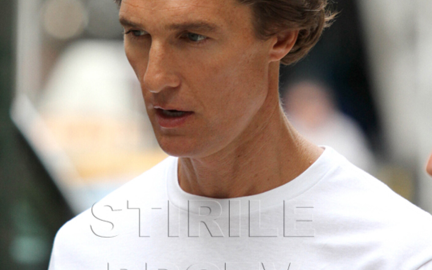 A ramas doar o umbra din barbatul fatal. Starul le-a surprins pe femei ...