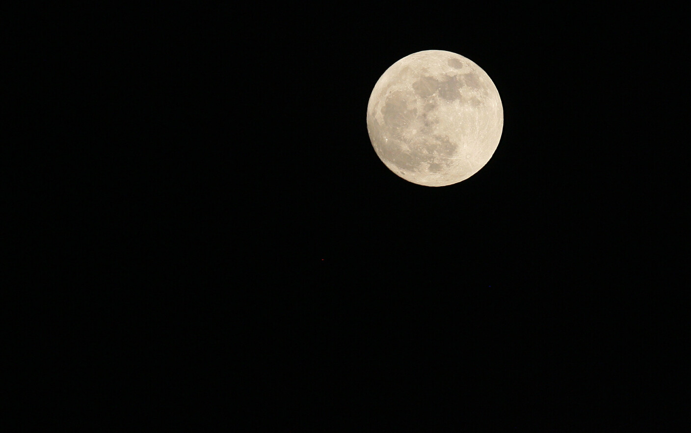 SUPER LUNA, vizibila duminica noaptea in Romania. Care e punctul maxim ...