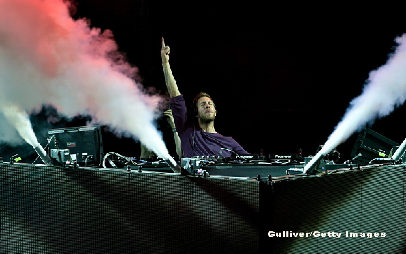 El este cel mai bine platit DJ din lume, in 2016, conform Forbes ...