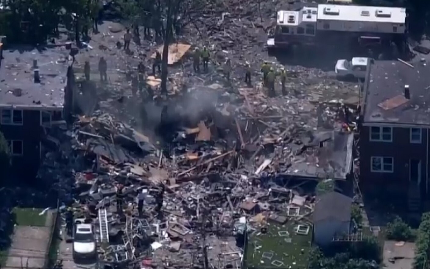 Explozie puternică în SUA, soldată cu mai multe victime. Imagini de la ...