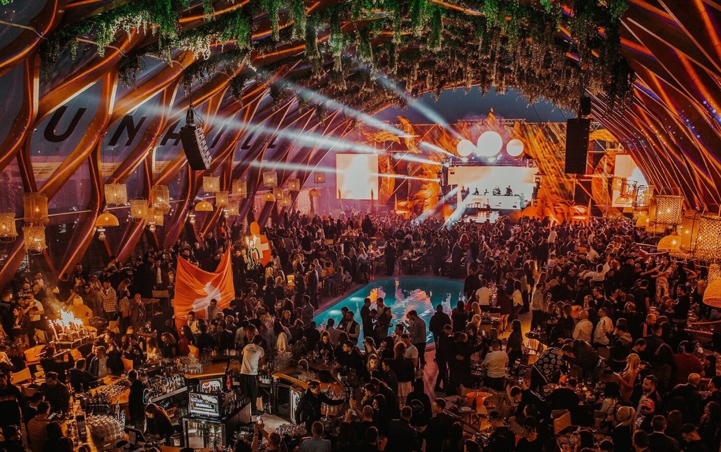 Notă de plată de 148.840,5 lei lei, într-un club din Mamaia. Cine a ...