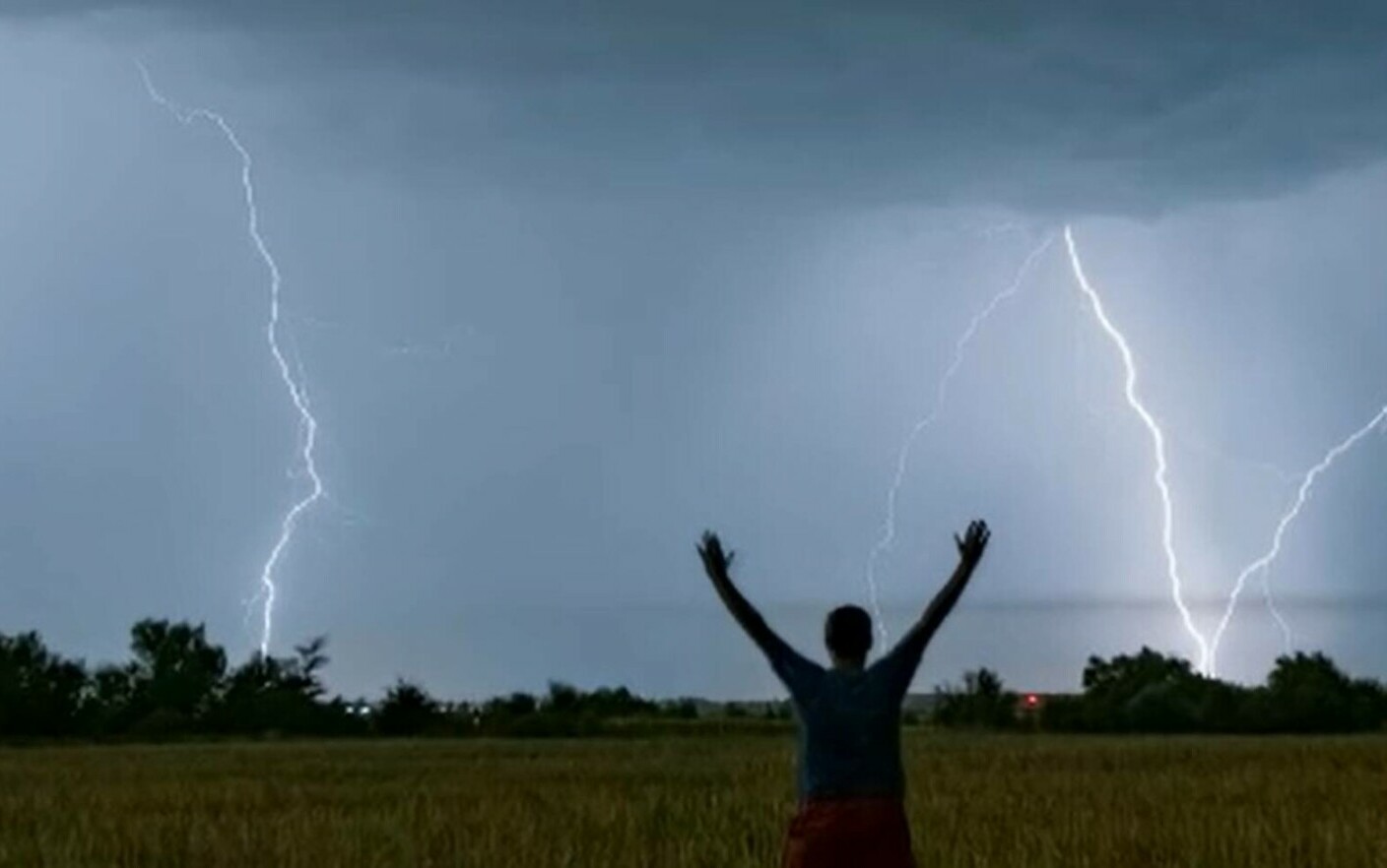 Românii pasionați de fenomene extreme au ajuns „vânători de furtuni ...