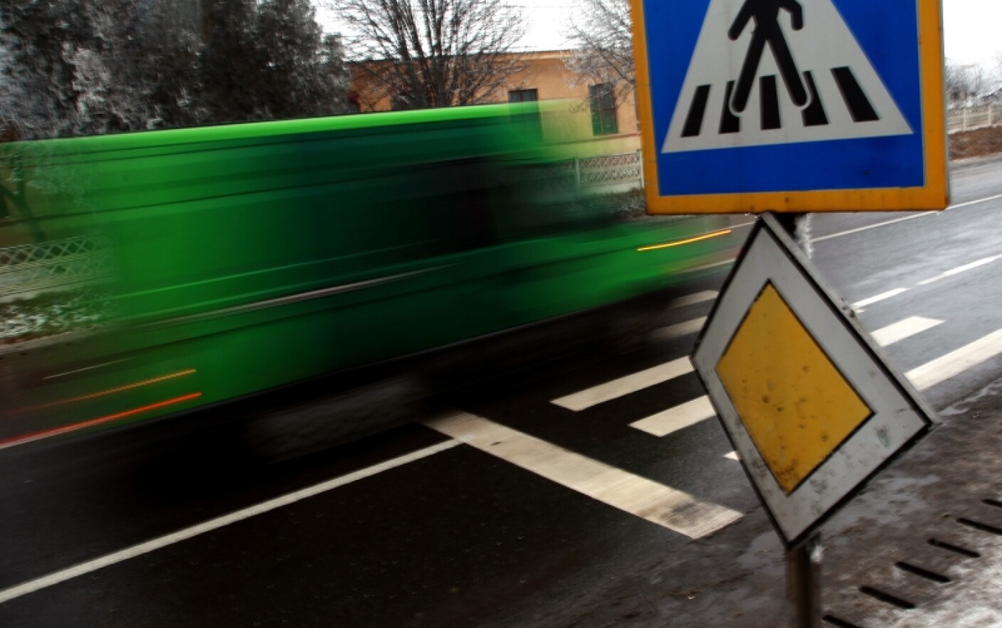 "Am incurcat frana cu acceleratia!" Sofer incepator a lovit un pieton ...