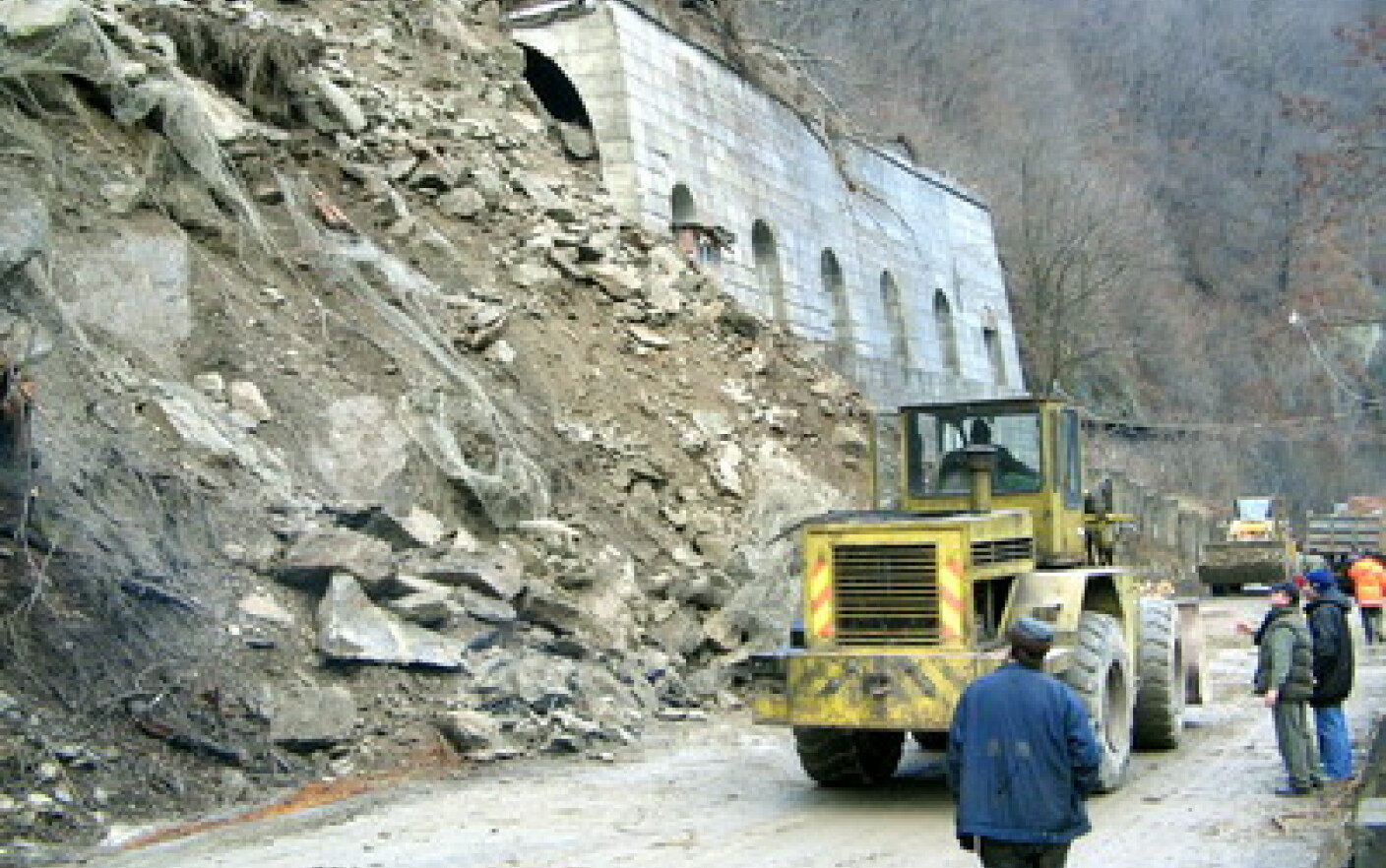 Atentie, cad pietre! Pasul Gutai a fost blocat - Stirileprotv.ro