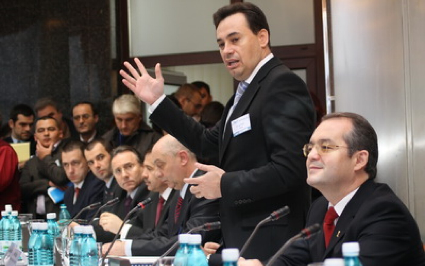 Numele primarului Gheorghe Falca apare intr-o inregistrare ...