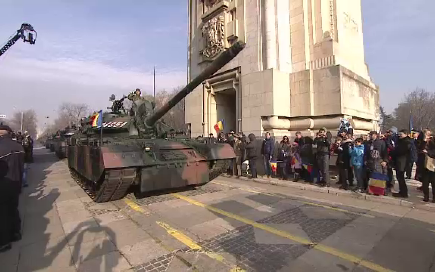 PARADA DE 1 DECEMBRIE. Imaginile desfasurarii impresionante de forte in ...