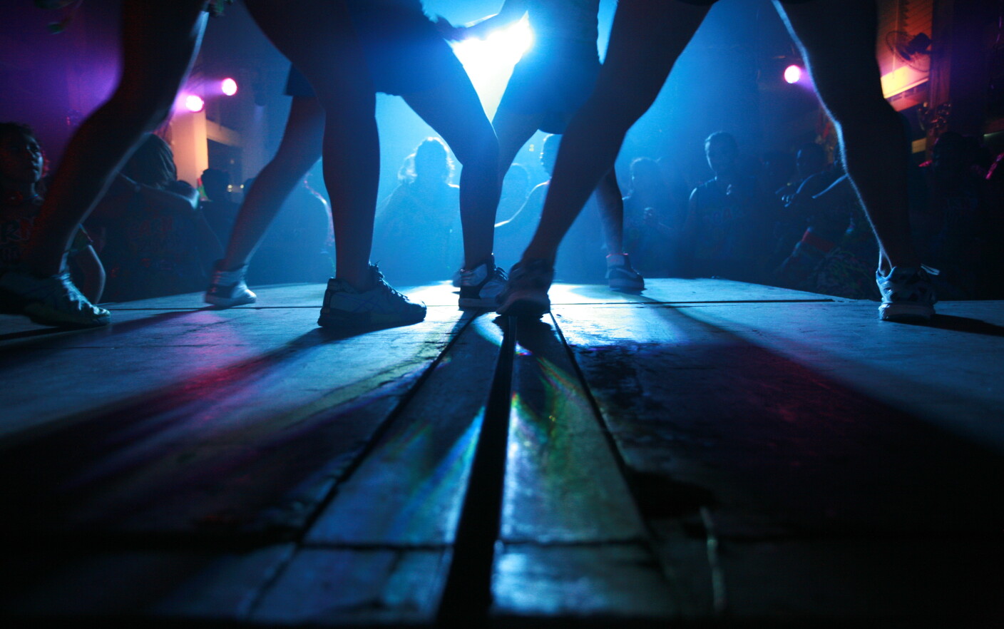 Un dansator s-a prabusit si a murit pe scena, in timpul unei spectacol ...