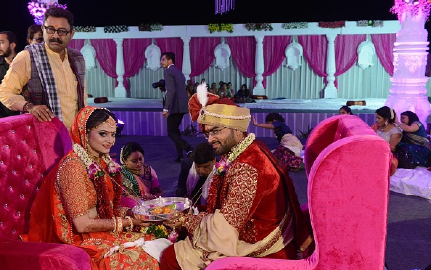 Magnatul indian ce căsătorește în fiecare an sute de femei. Motivul ...