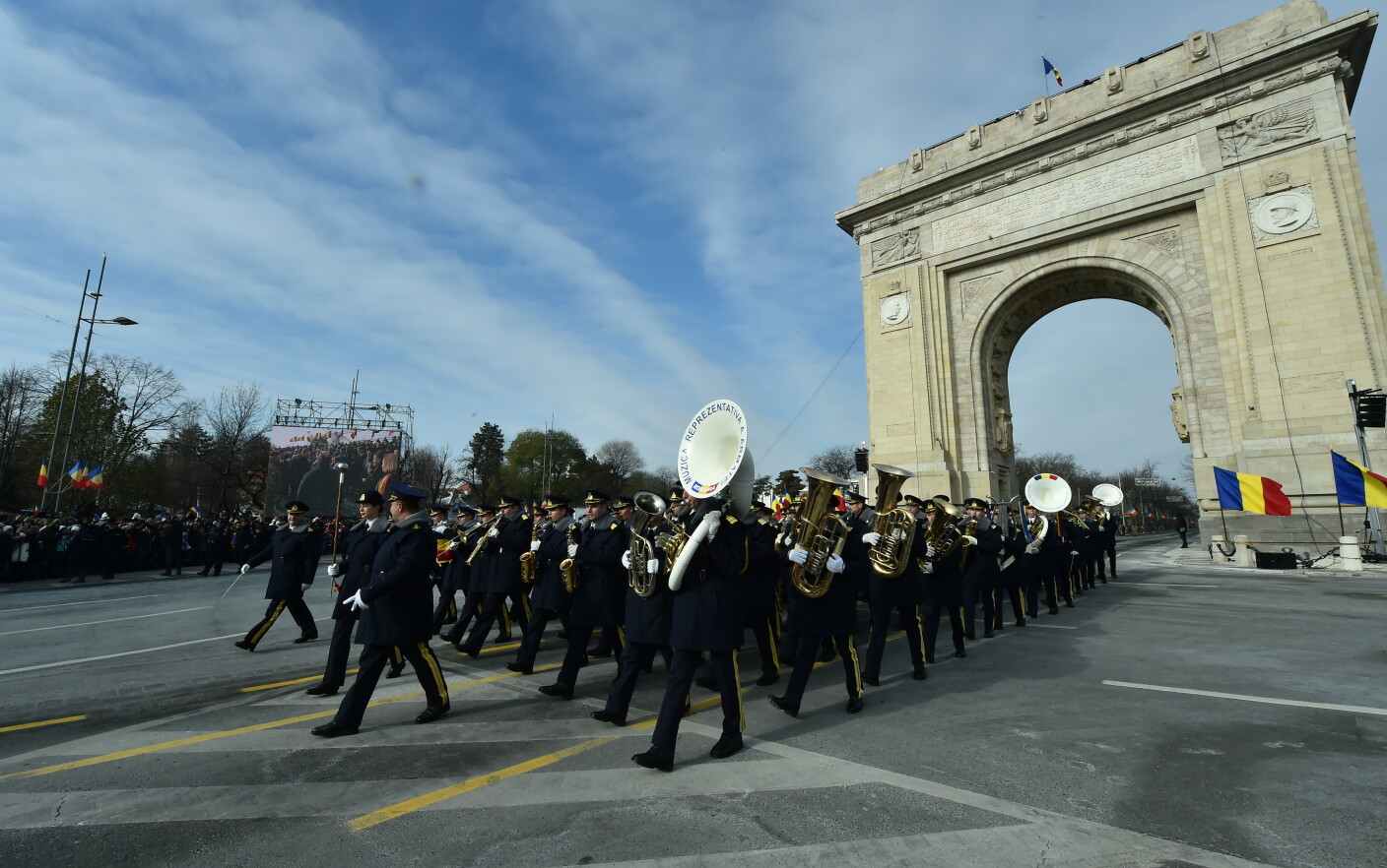 Parada de Ziua Naţională. MApN anunță o ceremonie în format restrâns ...