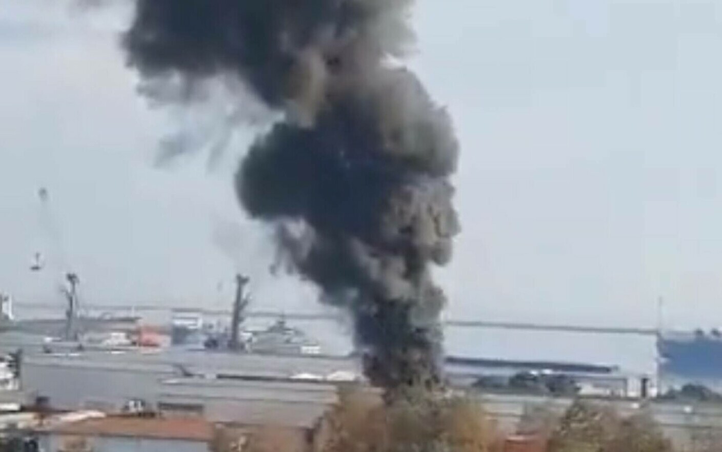 Explozie în portul turcesc Samsun de la Marea Neagră. VIDEO ...