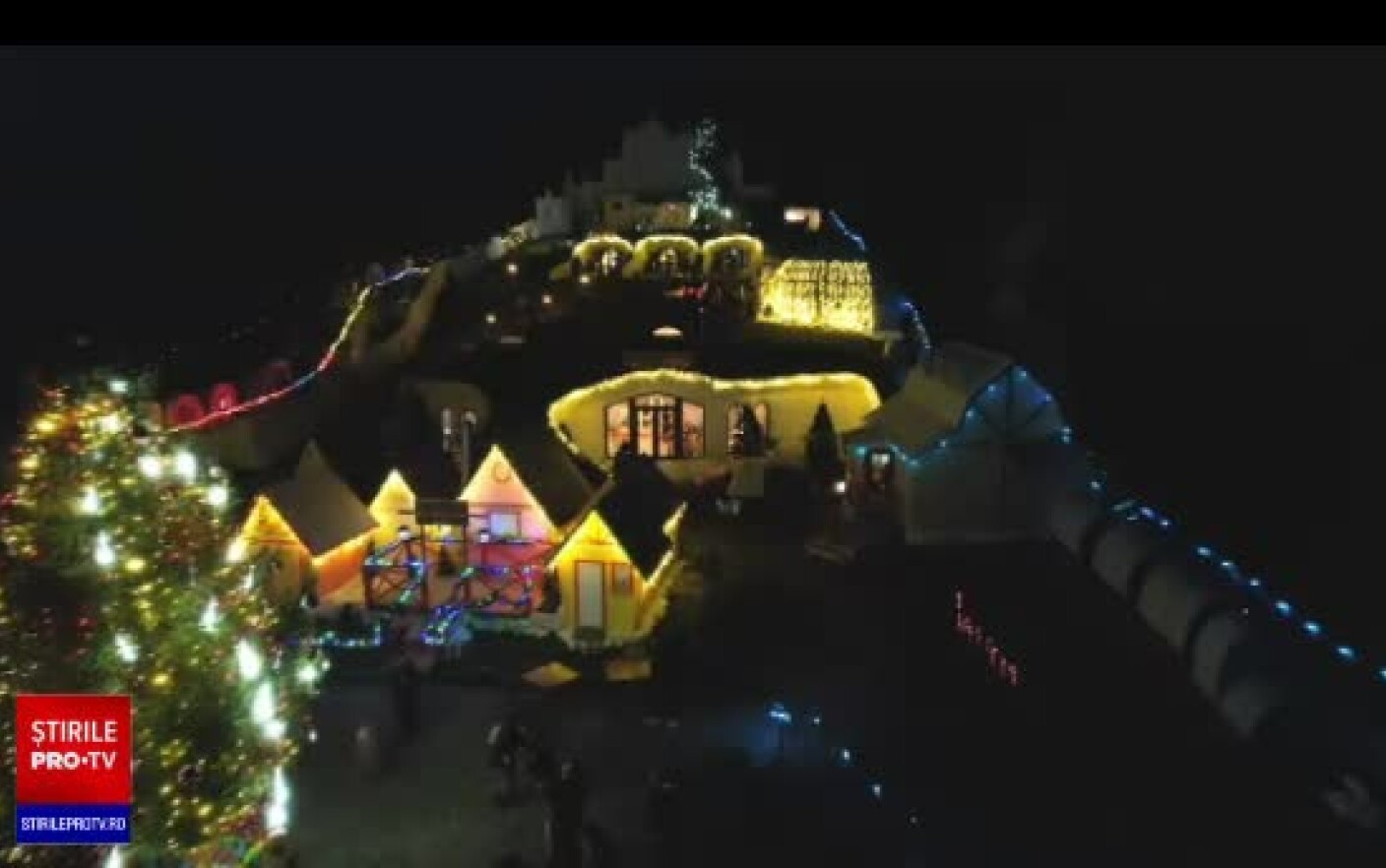 Video - Elfii îi invită pe cei mici să salveze Crăciunul, într-un loc ...