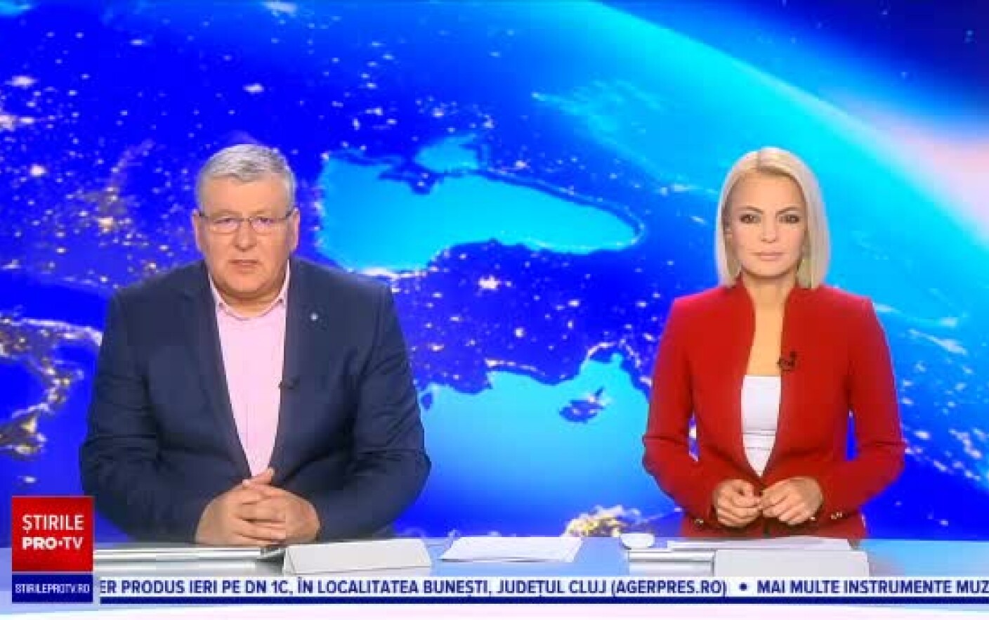 Video - Imagini rare cu un râs care înoată. Animalul a traversat lacul ...