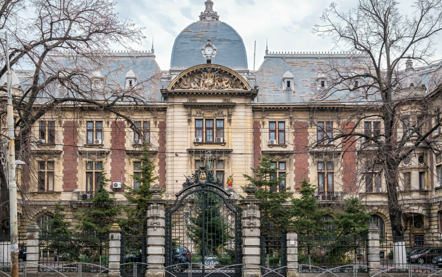 Palatele din București. Cele mai frumoase și impunătoare clădiri ...