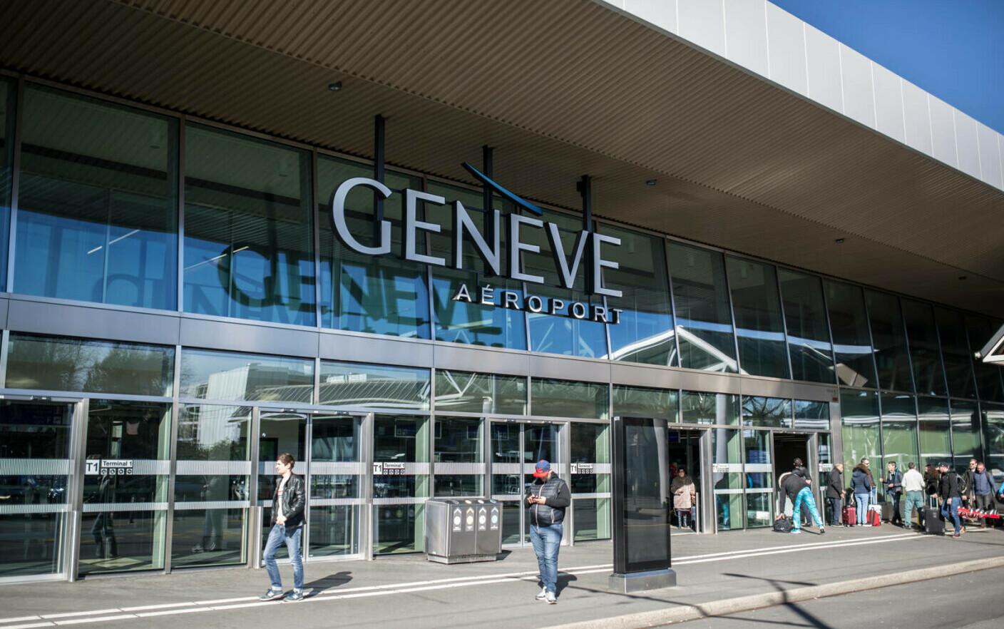 O grevă pe aeroportul din Geneva a provocat perturbări şi întârzieri ...