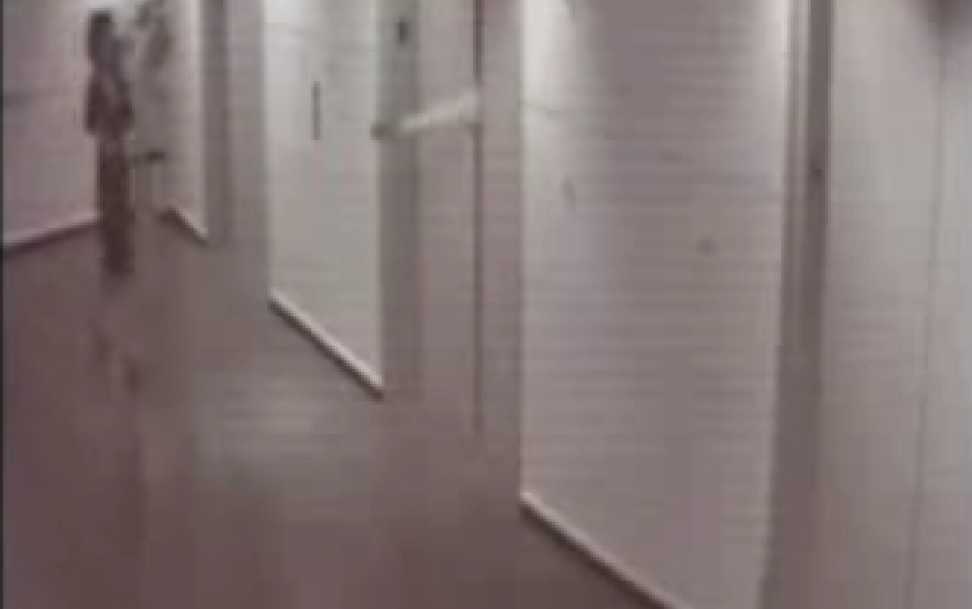 TRUCAJ SAU NU? O mana de ajutor, taiata de lift! VEZI VIDEO ...