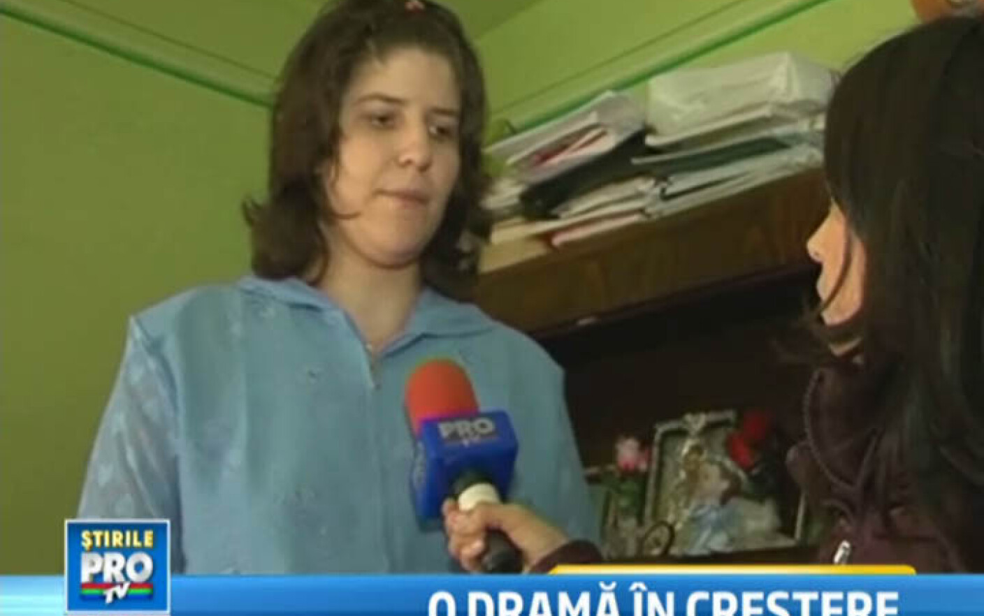 Ajutati-o pe Simona! Din cauza unei tumori, creste intruna ...