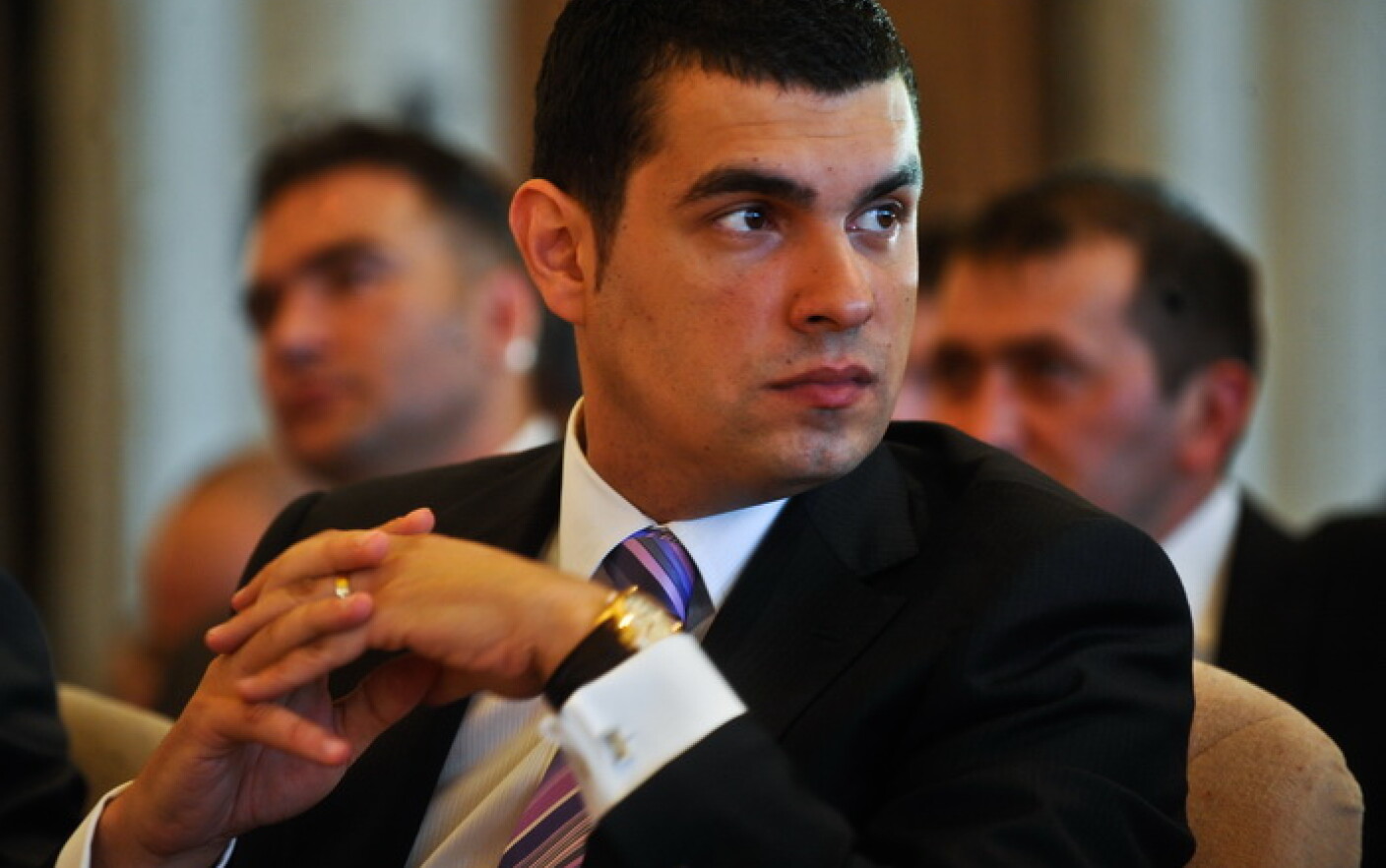 Cine e Mustea, propus la Comunicatii: are Porsche si o colectie de ...