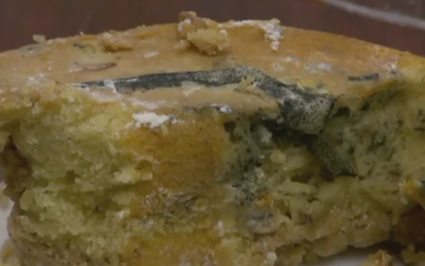 Si-a dorit un tort cu mere de ziua lui. Surpriza dezgustatoare de care ...