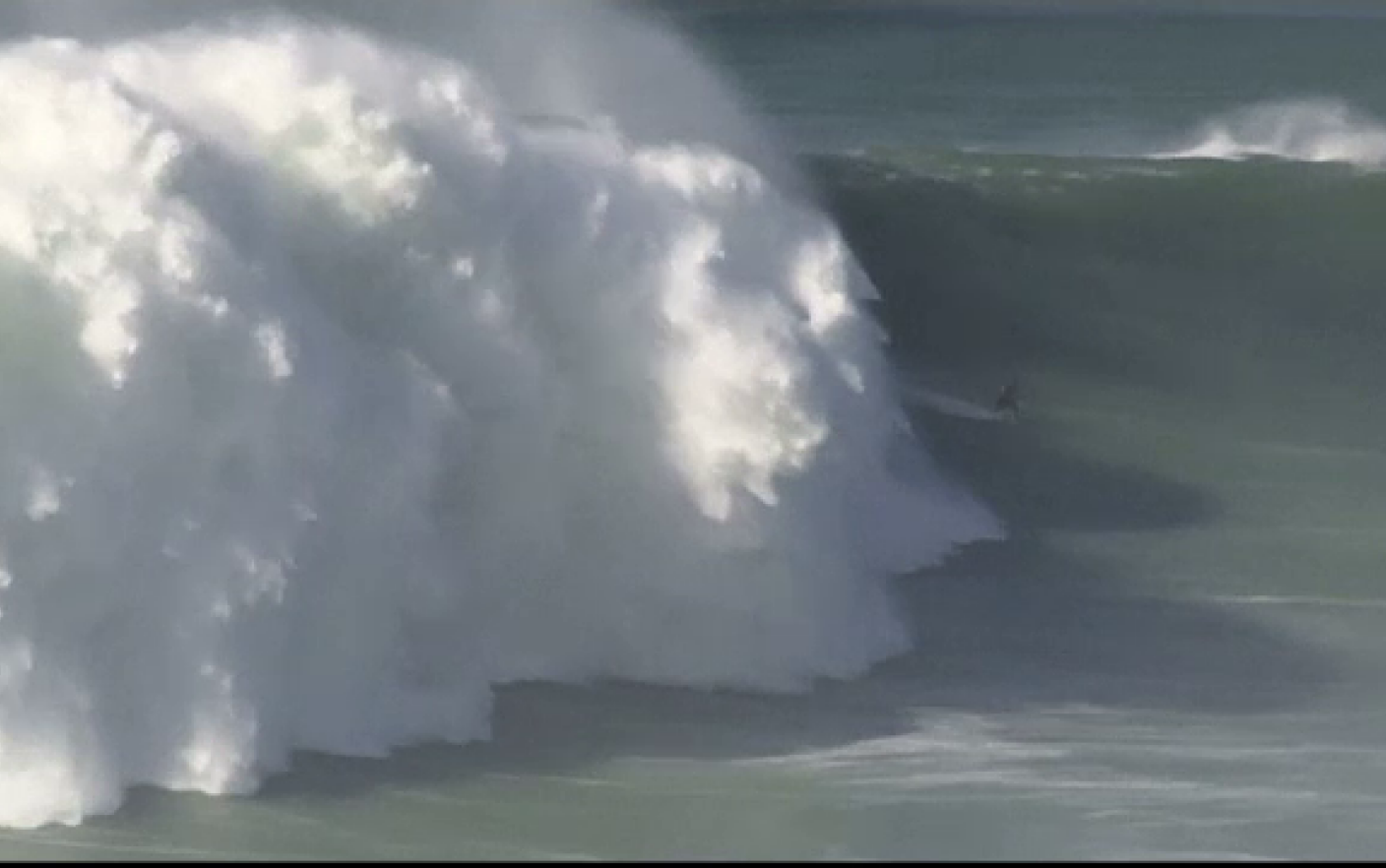 Orasul Nazare, destinatia preferata a celor pasionati de valuri ...