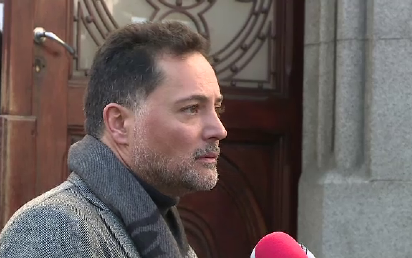 Arhitectul mexican Hector Bitar a venit in Romania sa ceara custodia ...