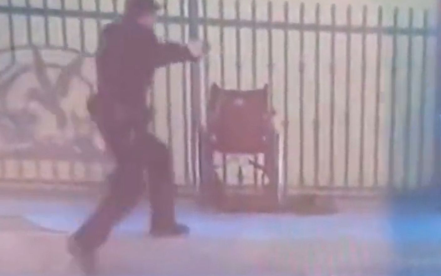 VIDEO ȘOCANT | Momentul în care un bărbat fără picioare este împușcat ...