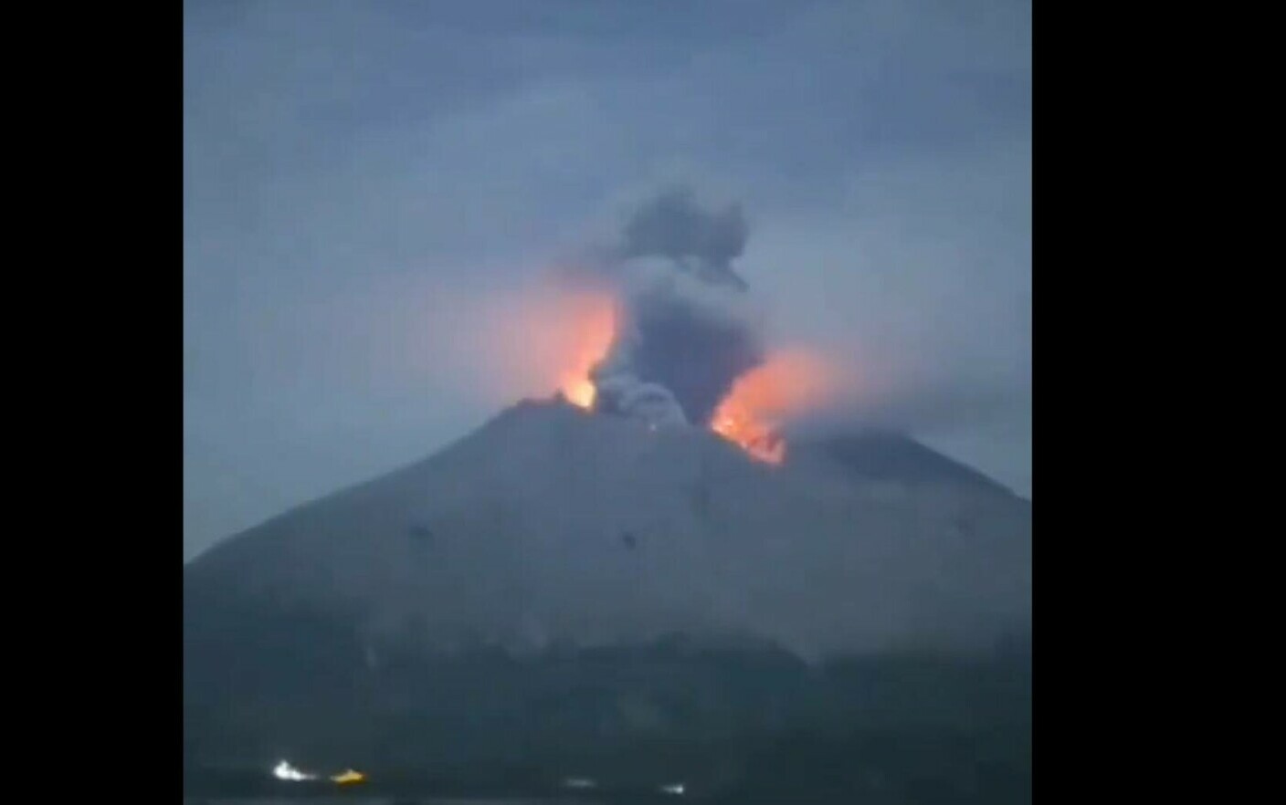 Vulcanul Sakurajima din prefectura Kagoshima, sud-vestul Japoniei, a ...