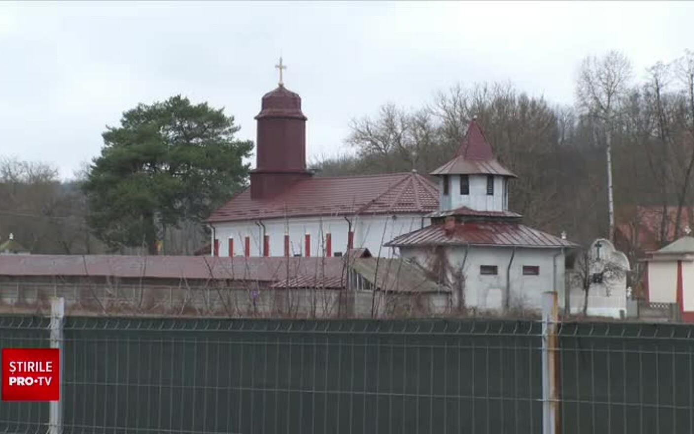 Video - Femeia din Băbana care l-a șantajat preotul din sat cu poze ...