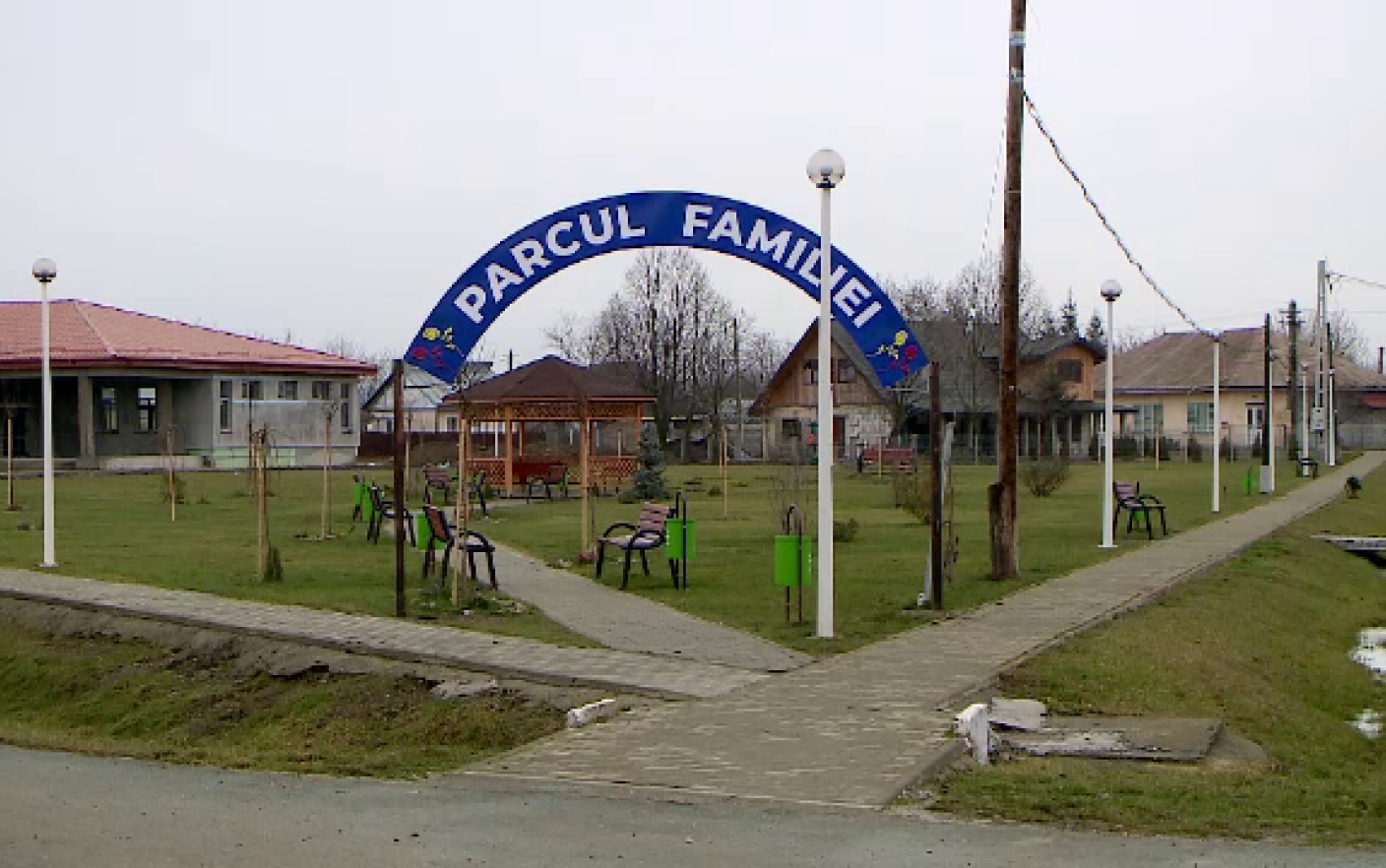 Comuna din România în care oamenii trebuie să facă cerere la primărie ...