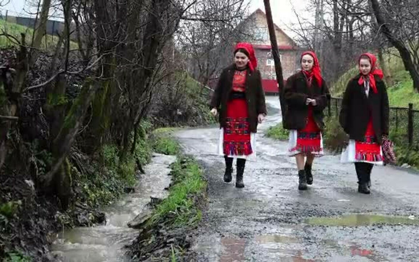 Obiceiurile în Ajun de Bobotează. Ce trebuie să facă tinerele ...