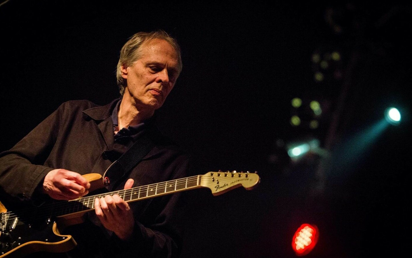 Legendarul cântăreț punk rock Tom Verlaine a murit la vârsta de 73 de ...