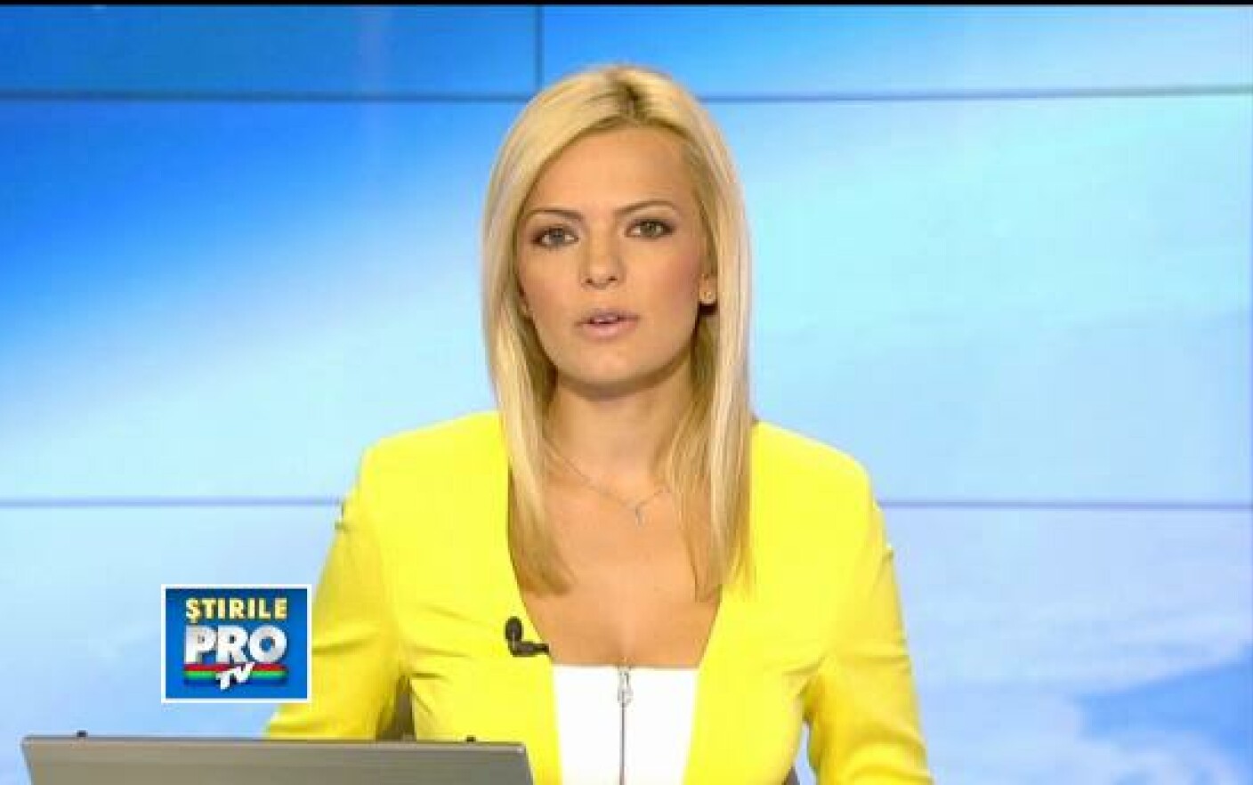 Video - Un sofer incepator a facut praf masina primita de la parinti ...