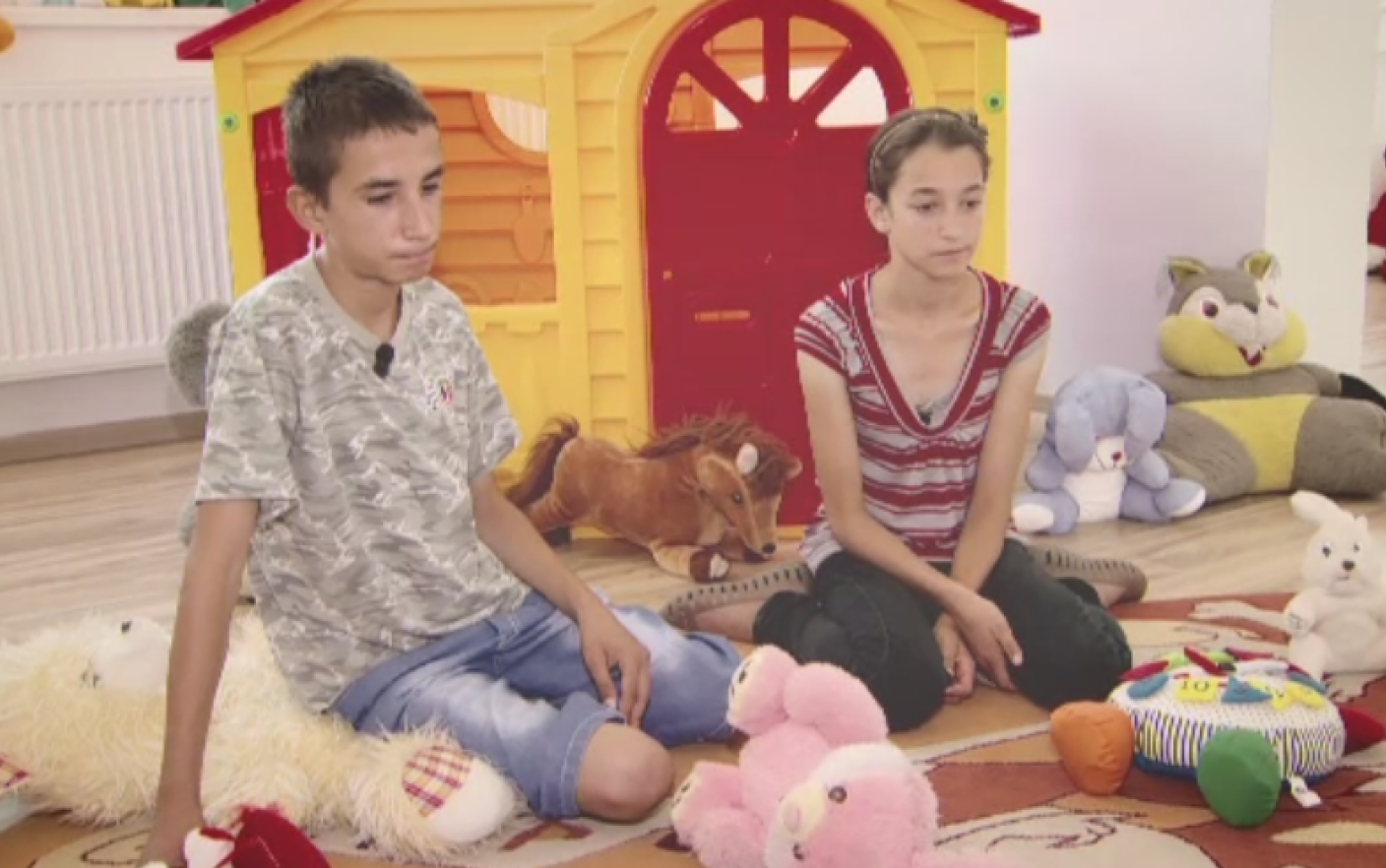 "Ma doare inima pentru ca mama nu e langa mine". Drama prin care trec ...