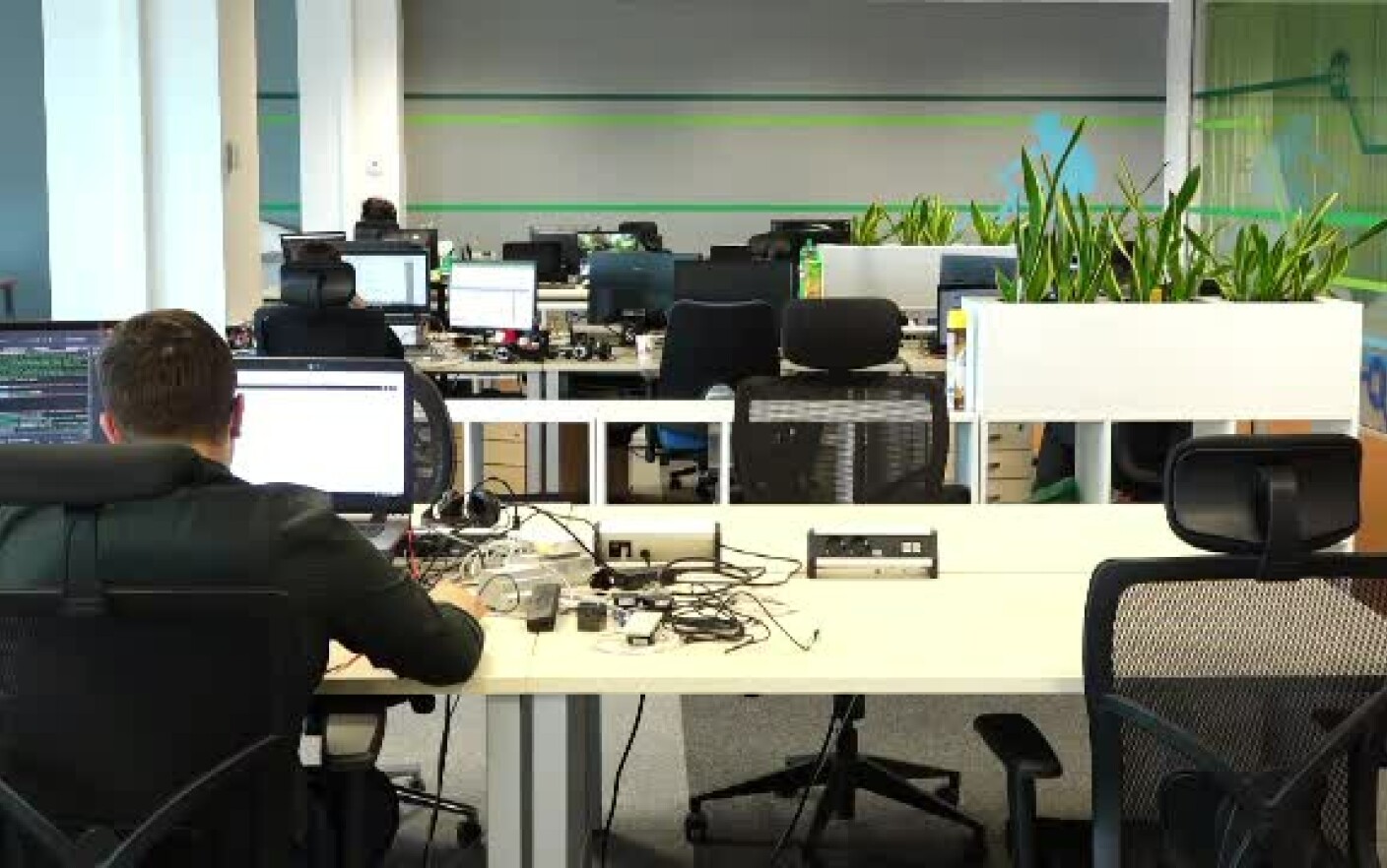 IT-iştii români au început să prefere firmele din Moldova. Ce le oferă ...