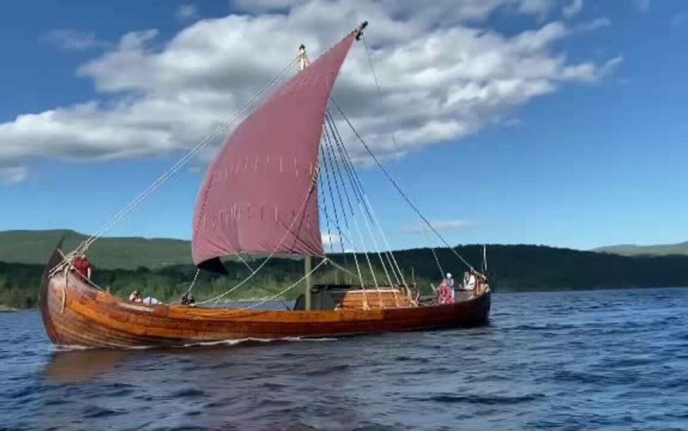 O corabie vikingă, veche de un mileniu, a ajuns în portul Tomis din ...