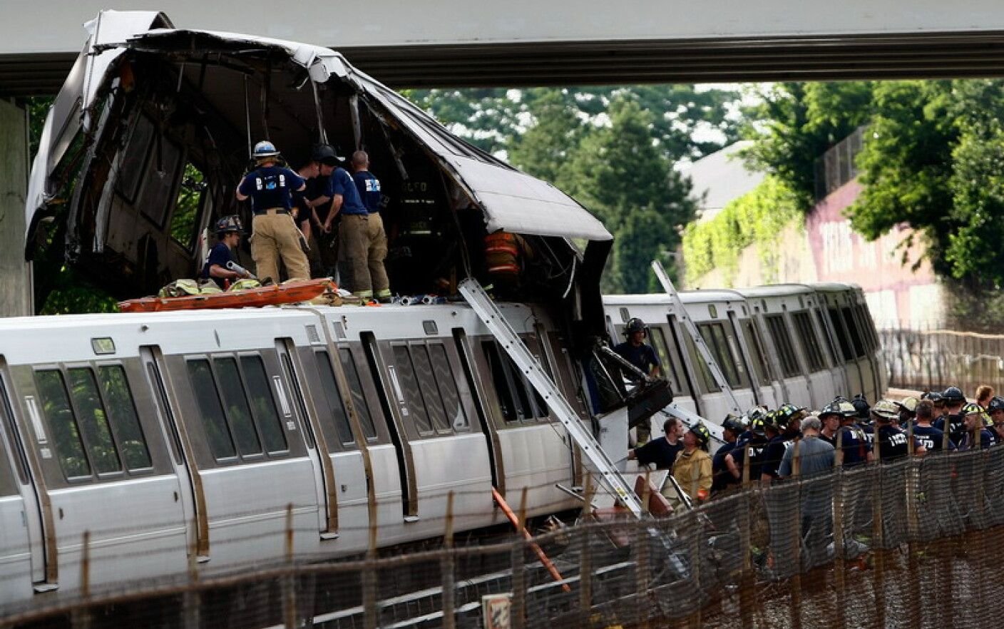 Tragedie in Washington! Cel putin noua morti dupa un accident la metrou ...