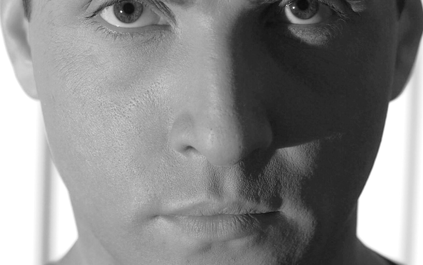 "Nu e simplu sa fii luat in serios in lumea teatrului cand vii din zona ...