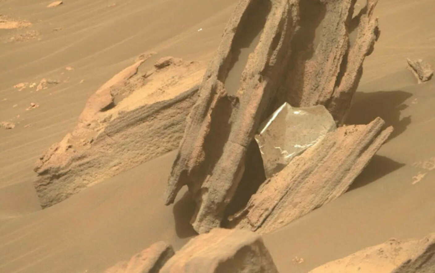 Descoperire surpriză pe Marte. Imaginile surprinse de roverul ...