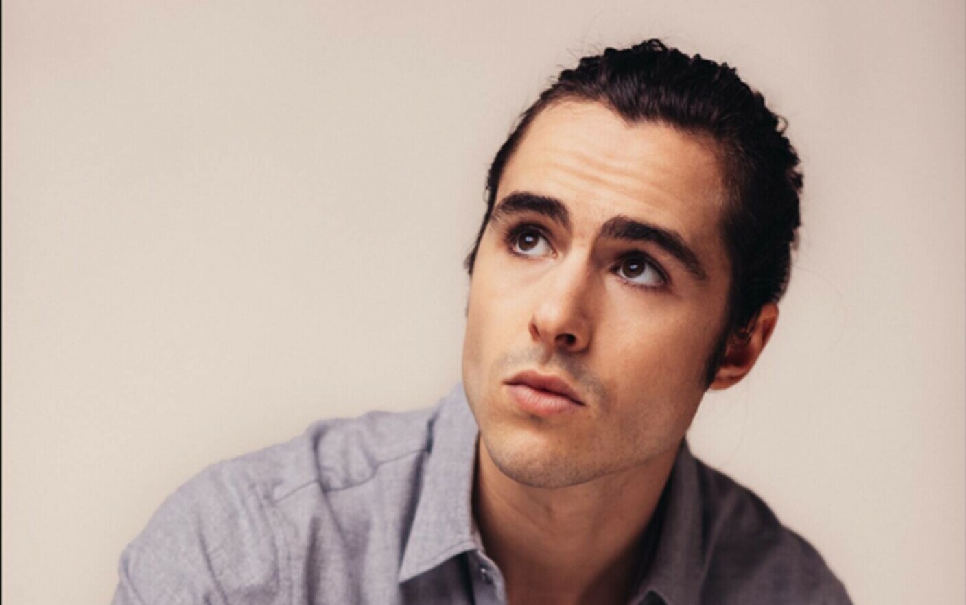 (P) Ben Schnetzer a semnat pentru rolul dirijorului Sergiu Celibidache ...