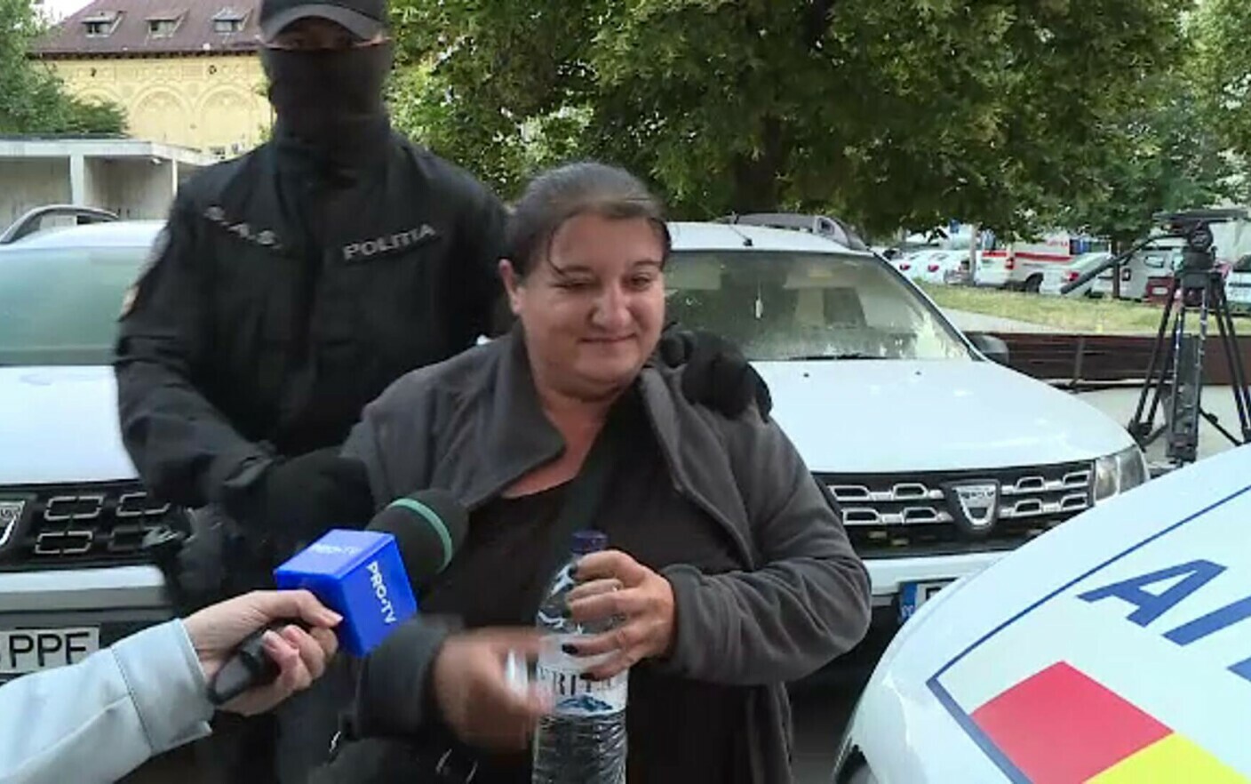 Motivul pentru care procurorii au lăsat-o în libertate pe mama fetei de ...