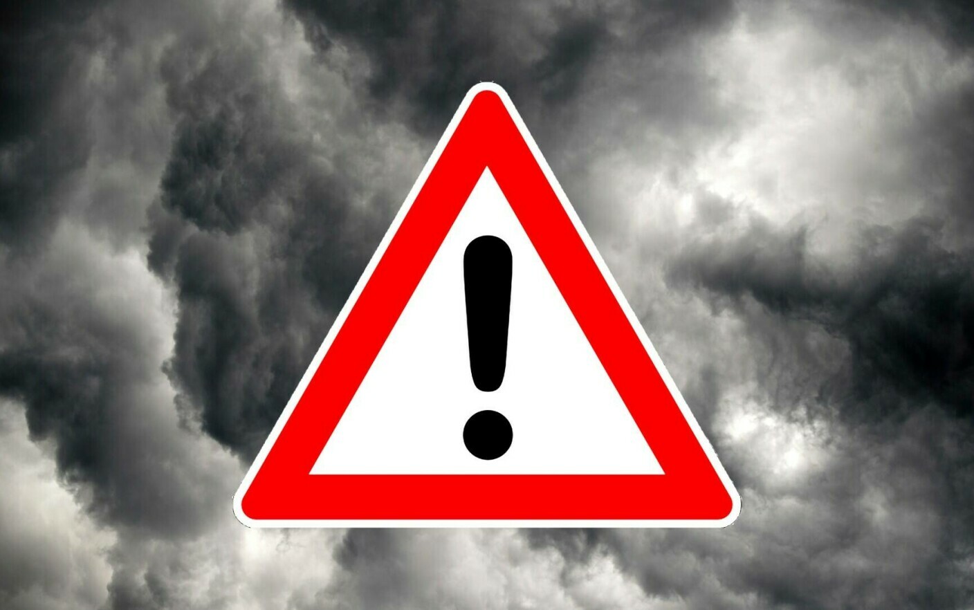 Strong storm in Romania. Code pink for giant hail and powerful winds ...