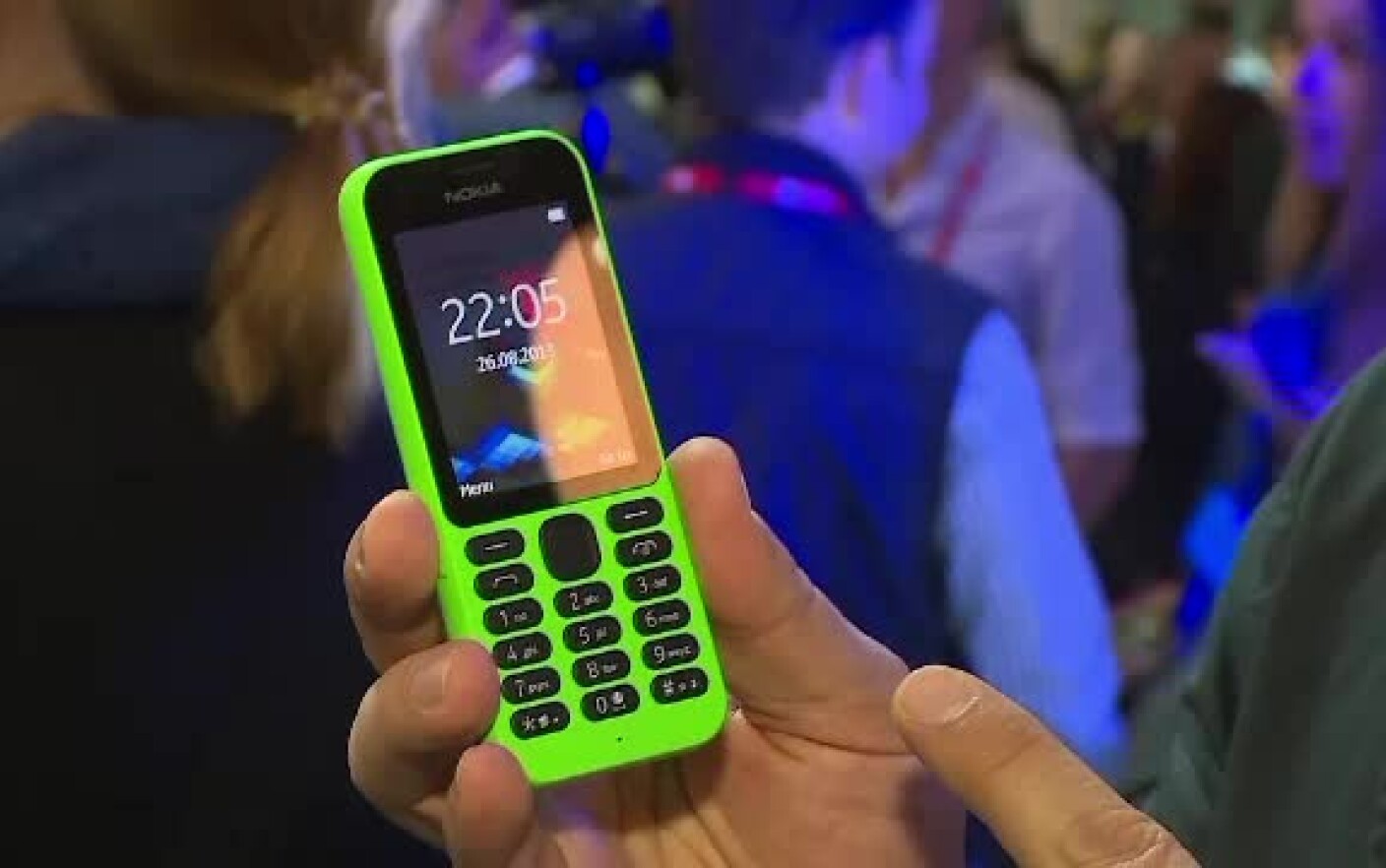 iLikeIT MWC 2015. Nokia a lansat telefonul cu butoane 215, Microsoft a ...